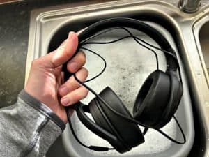 How To Clean Sticky Headphone Cables (Remove Residue) - Sound Is Working