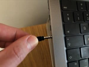Is It Ok To Leave Headphones Plugged In All The Time? - Sound Is Working